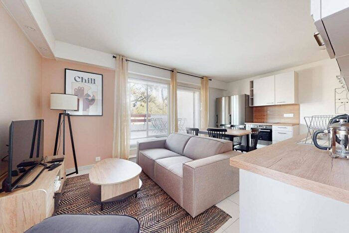 Appartement à louer - Nesles Nord, Champs-sur-Marne - 6 pièces - 5 chambres