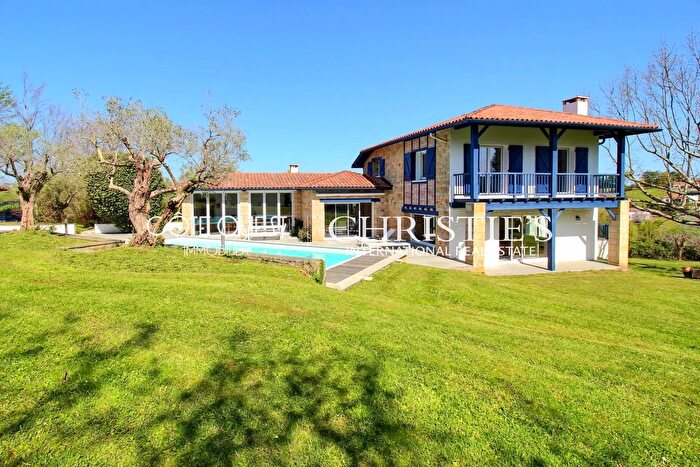 Maison à vendre - Urrugne - 6 pièces - 4 chambres