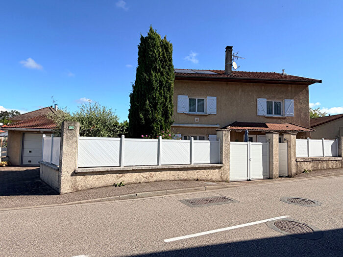 Maison 6 pièces à Vaulx-Milieu, à vendre