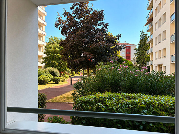 Appartement 1 pièce à Tassin-la-Demi-Lune, Charles de Gaulle, à vendre