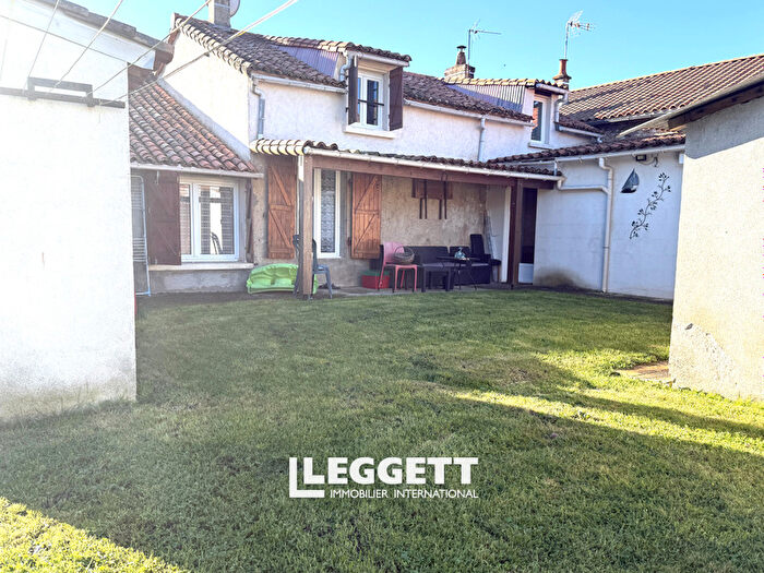 Maison à vendre - Bouresse - 8 pièces - 3 chambres