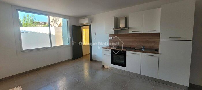 Maison à louer - Jonquières-Saint-Vincent - 6 pièces - 4 chambres