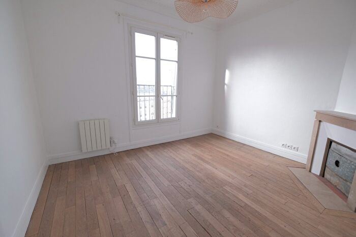 Paris 18ème, Barbès, Château Rouge : Appartement 3 pièces à vendre