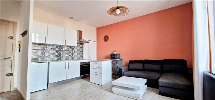 Appartement à louer - Carcassonne, Cité Médiévale, Barbacane, Trivalle - 2 pièces - 1 chambre