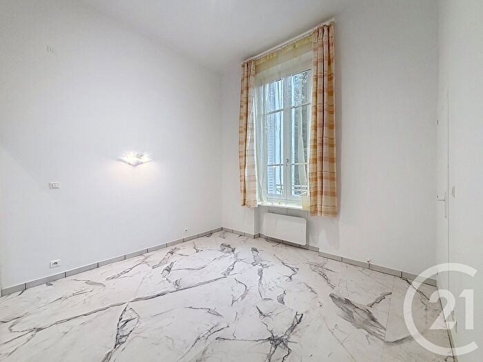 Appartement à louer - Châtel-Guyon - 1 pièce