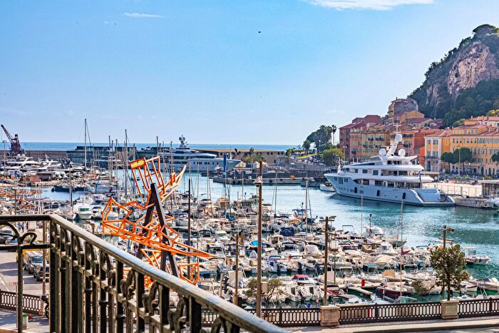 Nice, Le Port : Appartement 4 pièces à vendre