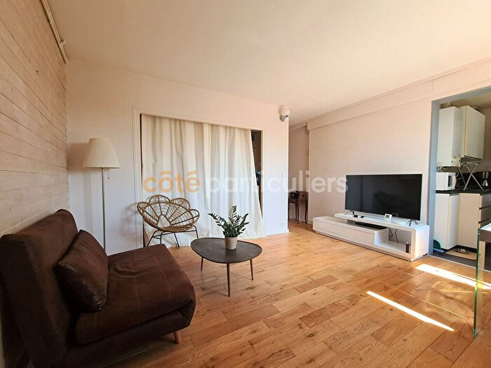 Appartement à louer - Gérard de Nerval, Saint-Germain-en-Laye - 2 pièces - 1 chambre