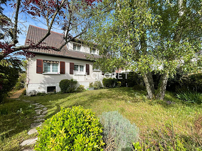 Conflans-Sainte-Honorine, Fin-d'Oise : Maison 6 pièces à vendre