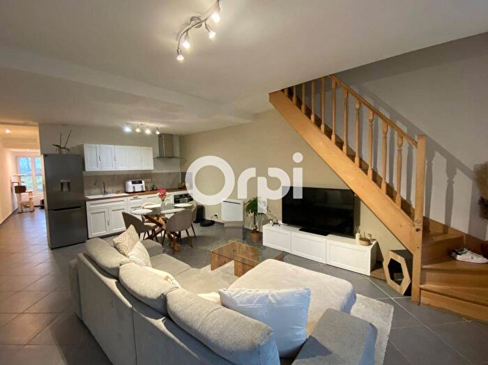 Maison à louer - Busnes - 4 pièces - 3 chambres