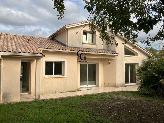Maison 6 pièces à Saint-Sébastien-sur-Loire, Ouest, à vendre