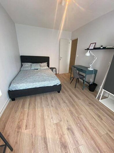 Appartement à louer - Cusset, Villeurbanne - 9 pièces - 1 chambre