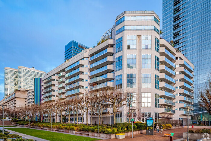 Courbevoie, Gambetta, La Défense : Appartement 3 pièces à vendre