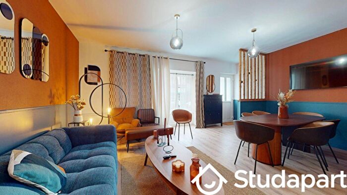 Appartement à louer - Centre Ville, Reims - 1 pièce - 5 chambres