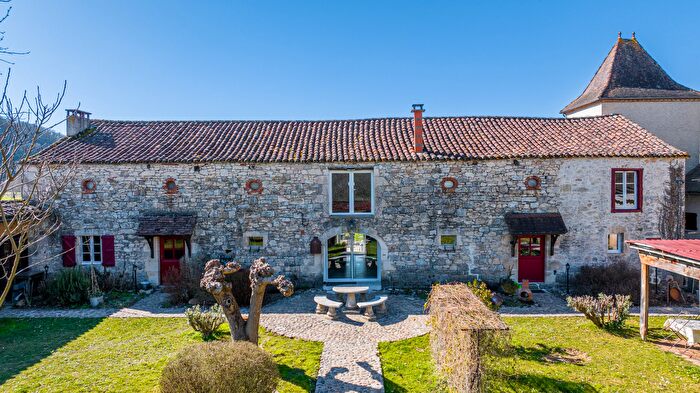 Maison à vendre - Larnagol - 12 pièces - 7 chambres