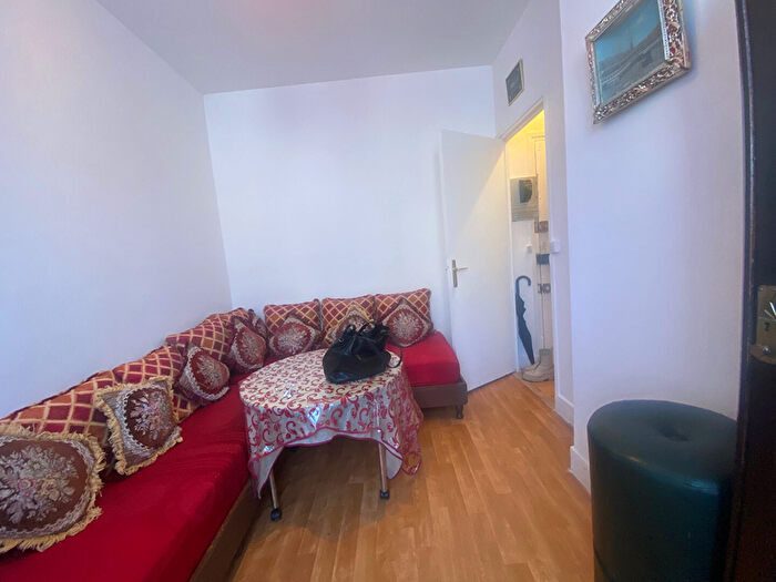 Appartement à vendre - Clichy, République, Victor Hugo - 1 pièce