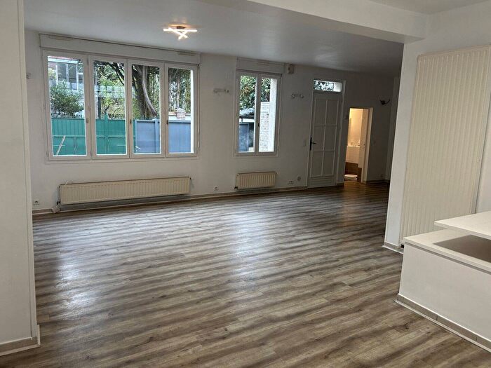 Maison à louer - Hôtel de Ville, Courbevoie - 7 pièces - 4 chambres