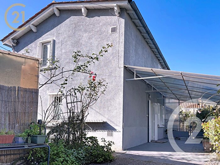 Maison à vendre - Montpon-Ménestérol - 4 pièces - 3 chambres