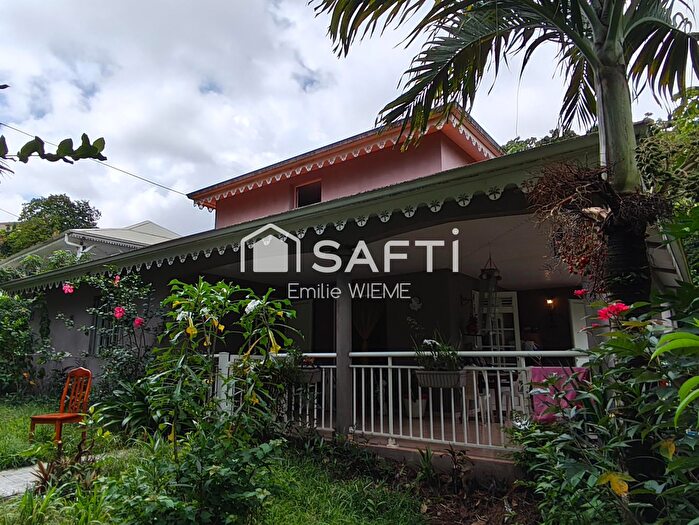 Maison à vendre - Le Lamentin - 9 pièces - 7 chambres