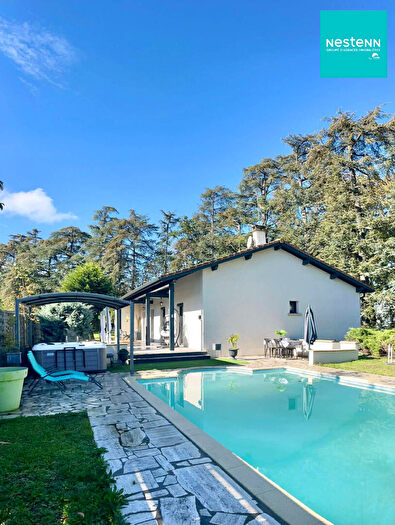 Maison à vendre - Saint-Bonnet-les-Oules - 6 pièces - 4 chambres