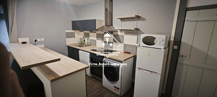 Appartement à louer - Saint-Léonard-de-Noblat - 3 pièces - 2 chambres