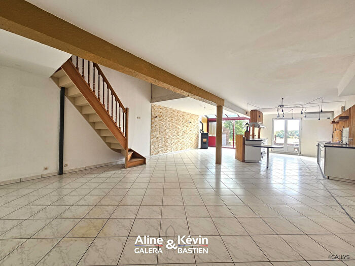 Maison 8 pièces à vendre à Beux