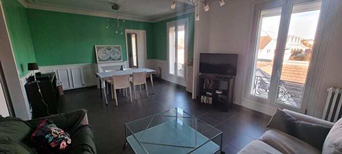 Appartement à vendre - Nanterre, Centre-ville - 5 pièces - 3 chambres