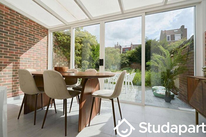 Appartement à louer - Vauban Esquermes, Lille - 1 pièce - 1 chambre