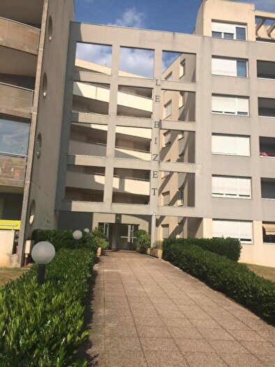 Appartement 3 pièces à louer à Décines-Charpieu, Berthaudière