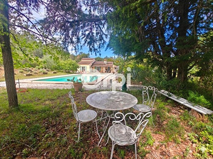 Bagnols-en-Forêt : Maison 4 pièces à vendre