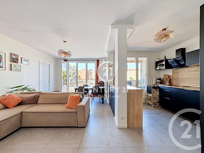 Appartement 3 pièces à Tassin-la-Demi-Lune, Charles de Gaulle, à vendre