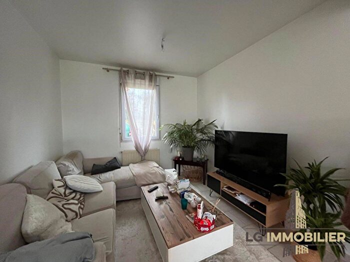 Maison à louer - Salouël - 5 pièces - 4 chambres