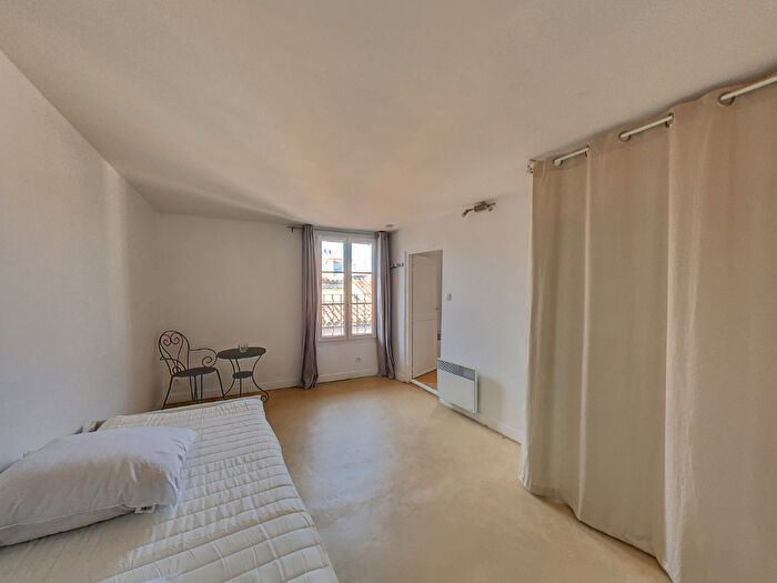 Appartement à louer - Aix-en-Provence, Centre-ville - 2 pièces - 1 chambre