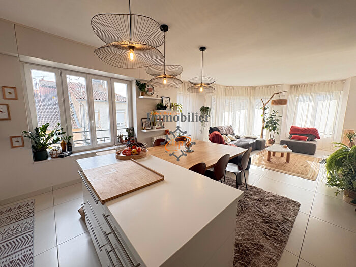 Appartement à vendre - Saint-Affrique - 5 pièces - 4 chambres