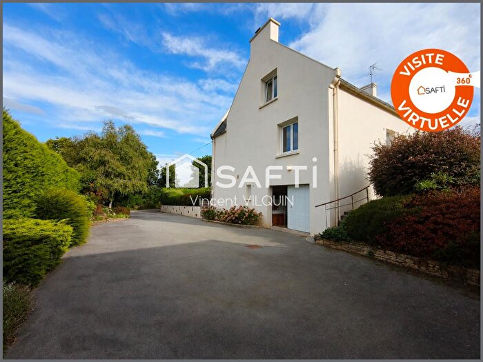 Pleyber-Christ : Maison 8 pièces à vendre