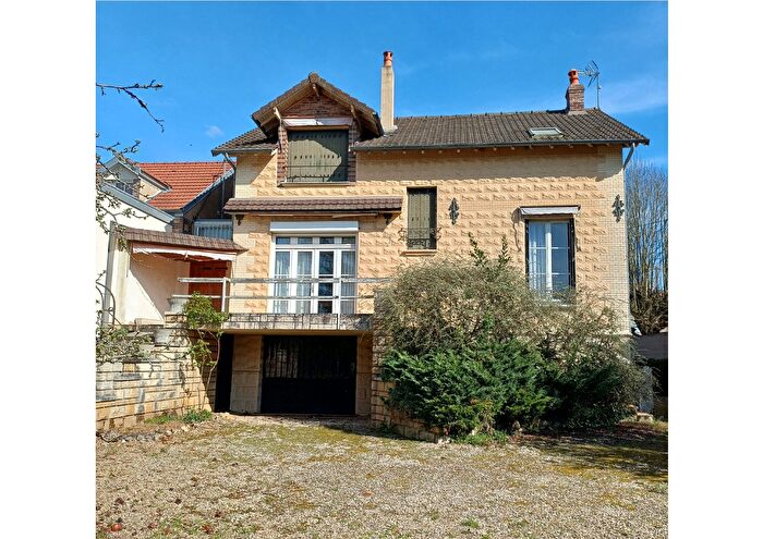Maison à vendre - Villeneuve-sur-Yonne - 6 pièces - 4 chambres