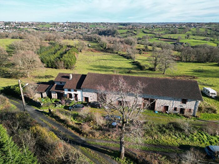 Maison à vendre - Bellac - 5 pièces - 4 chambres