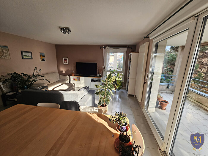 Appartement à vendre - Huningue - 4 pièces - 3 chambres