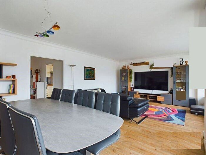 Appartement à louer - Centre-Stade, Chambéry - 1 pièce