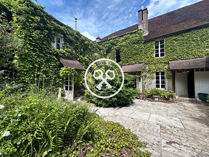 Bar-sur-Seine : Maison 8 pièces à vendre