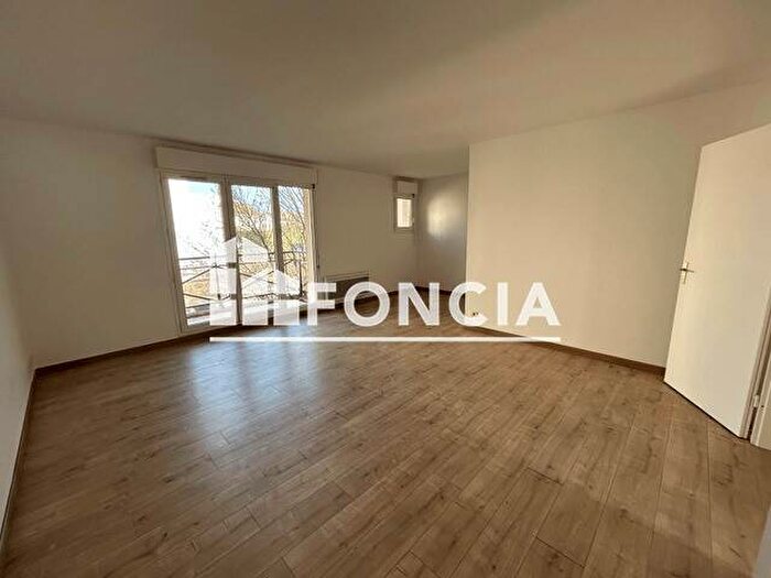 Appartement à louer - Melun - 3 pièces - 2 chambres