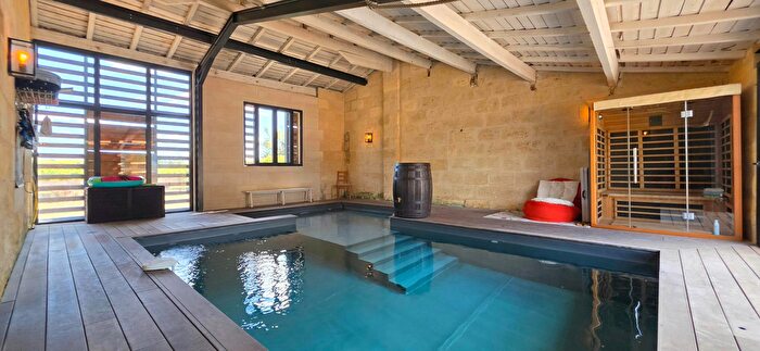 Vayres : Maison 9 pièces à vendre