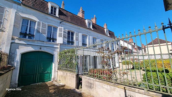 Saint-Florentin : Maison 8 pièces à vendre