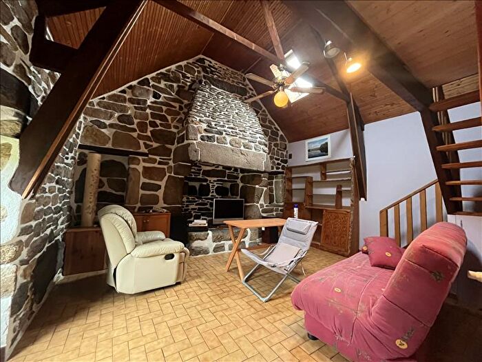 Maison 6 pièces à louer à Rostrenen