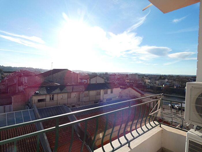 Appartement à louer - Alès - 4 pièces - 3 chambres