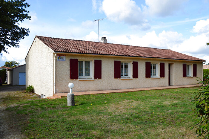 Maison à vendre - Saint-Georges-de-Pointindoux - 5 pièces - 3 chambres
