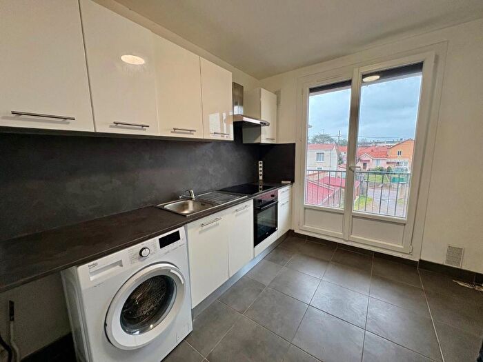 Appartement à louer - Le Coteau - 4 pièces - 2 chambres