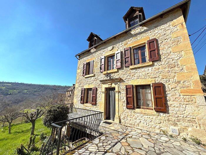 Maison à vendre - Prades-dAubrac - 7 pièces - 5 chambres