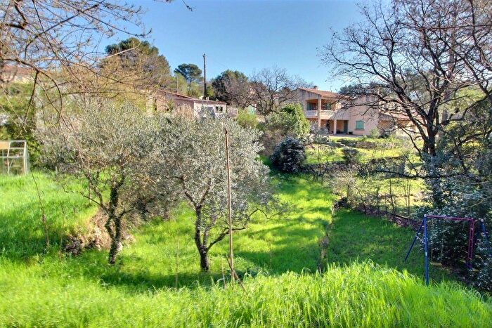 Maison à louer - Peypin - 3 pièces - 2 chambres