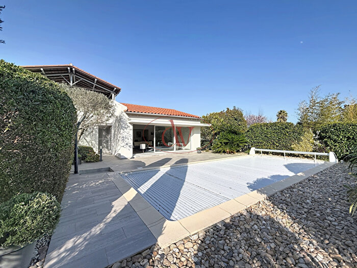 Maison à vendre - Saint-Génis-des-Fontaines - 7 pièces - 5 chambres