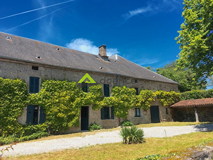 Maison à vendre - Saint-Marc-à-Frongier - 5 pièces - 3 chambres